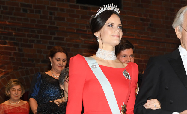 פרס נובל לקוטור: הנסיכות השוודיות דופקות הופעה | Fashion Forward | אופנה