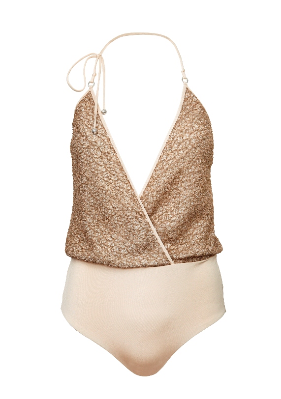 עוד יום של חול: בגדי הים הרותחים של הקיץ | Fashion Forward | אופנה